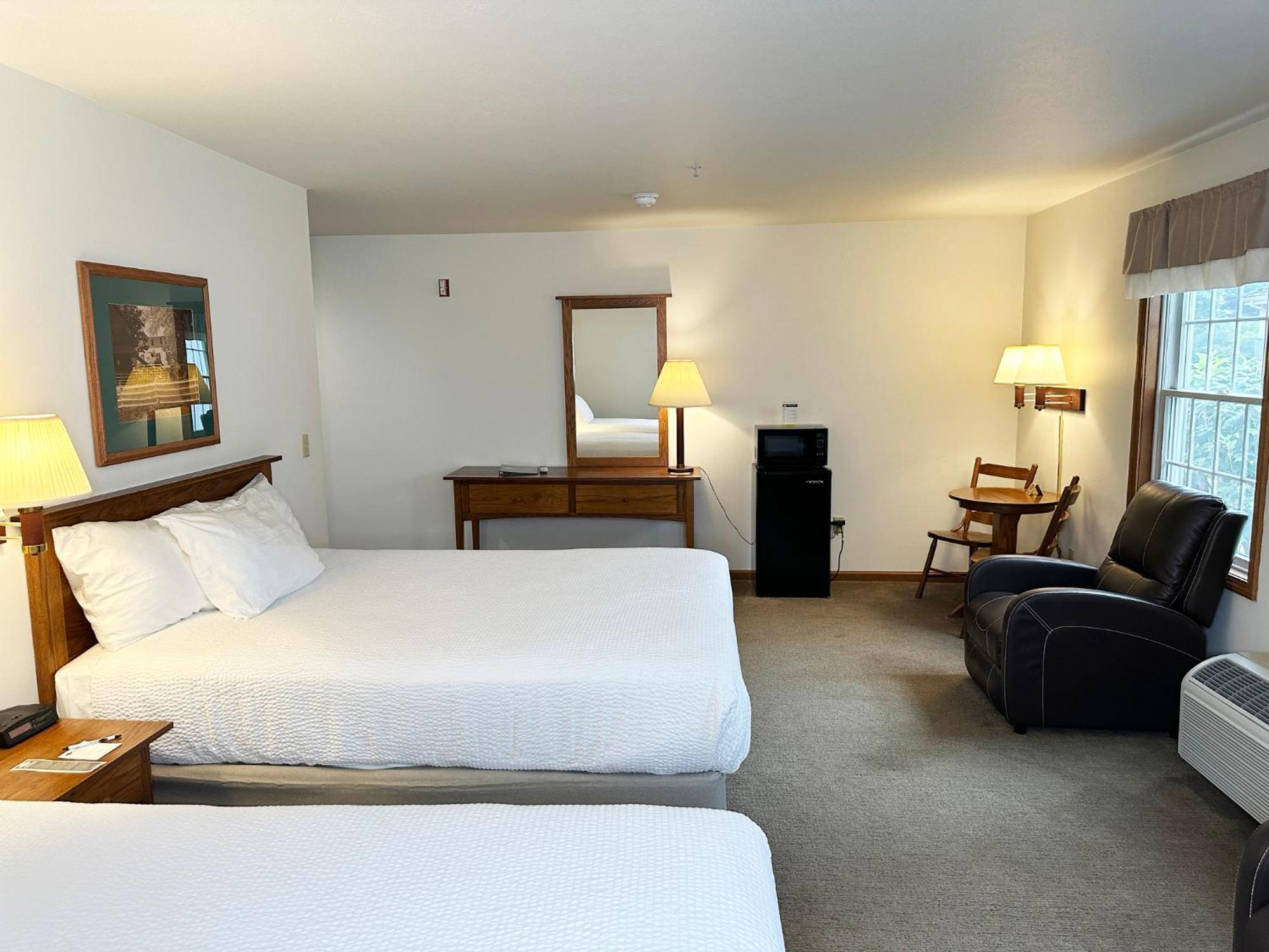 FARMSTEAD INN AND CONFERENCE CENTER SHIPSHEWANA | LOW RATES, NO HIDDEN FEES